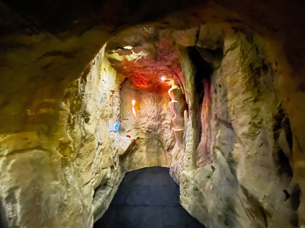 Walltopia's Artificial Caves Reinvent Edutainment